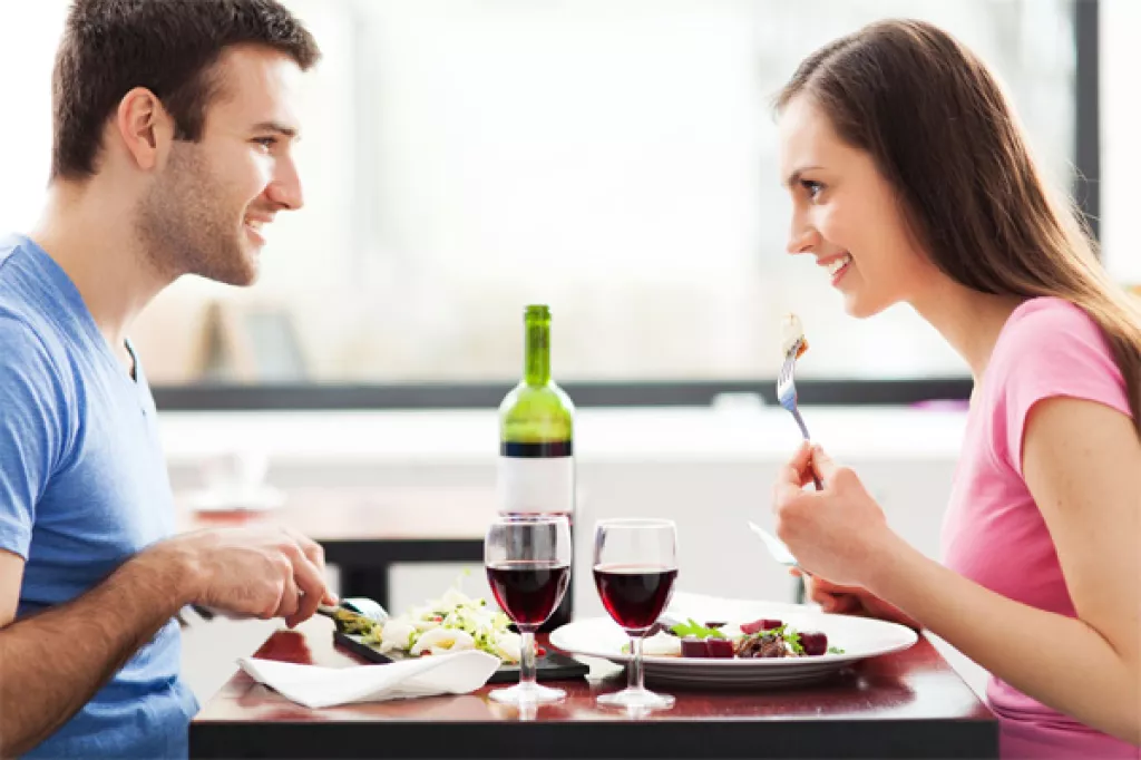 7 Essential Dining Habits That You Must Follow On A Romantic Date