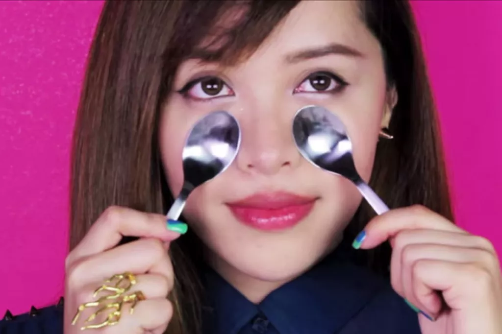 8 Incredibly Genius Beauty Tricks You Had No Idea You Could Do With A Spoon