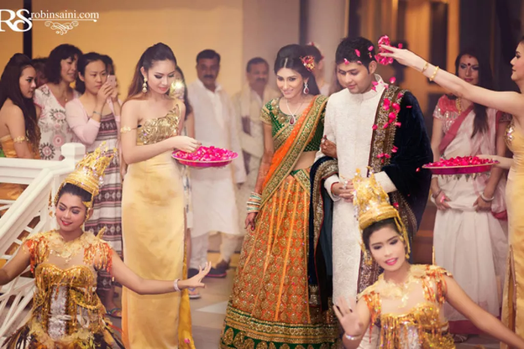 Unique And Creative Ideas To Welcome The Newlyweds To Their Reception Party