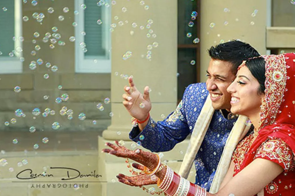 Unique And Creative Ideas To Welcome The Newlyweds To Their Reception Party