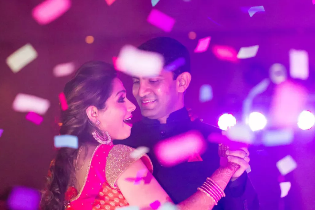 Unique And Creative Ideas To Welcome The Newlyweds To Their Reception Party