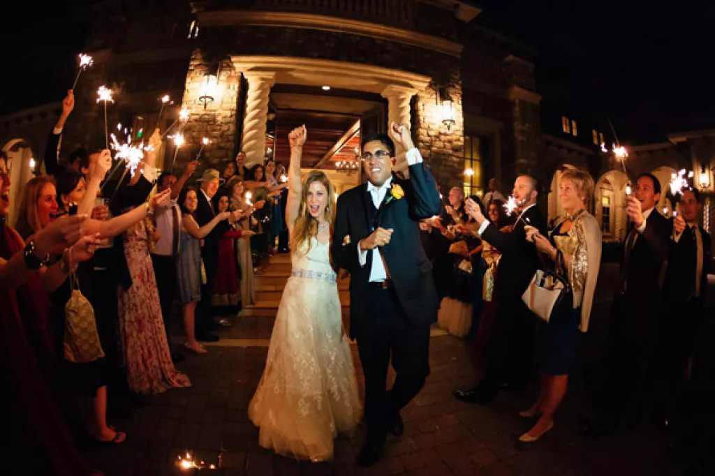 Unique And Creative Ideas To Welcome The Newlyweds To Their Reception Party