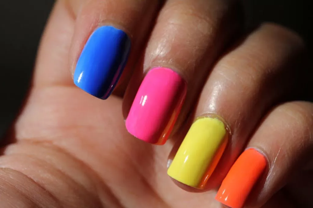 How to Choose Perfect Nail Colours For Your Skin Tone