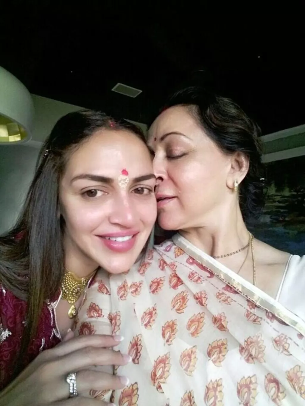 Hema Malini Wishes Daughter Esha To Become A Mother Soon!