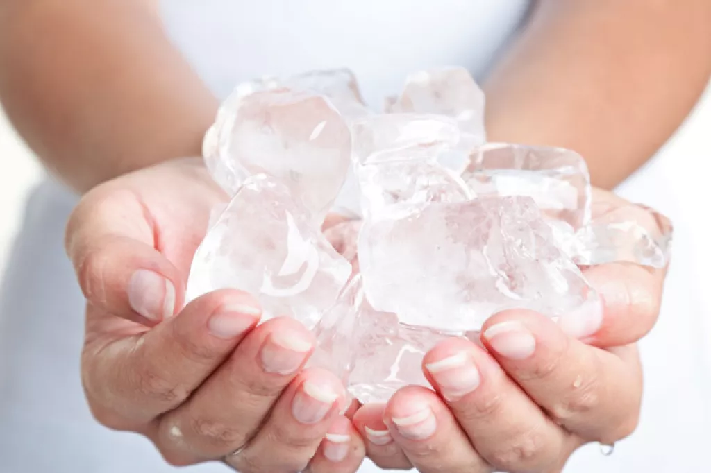 6 Surprising Beauty Hacks With Ice That Will Make You Look Gorgeous ...