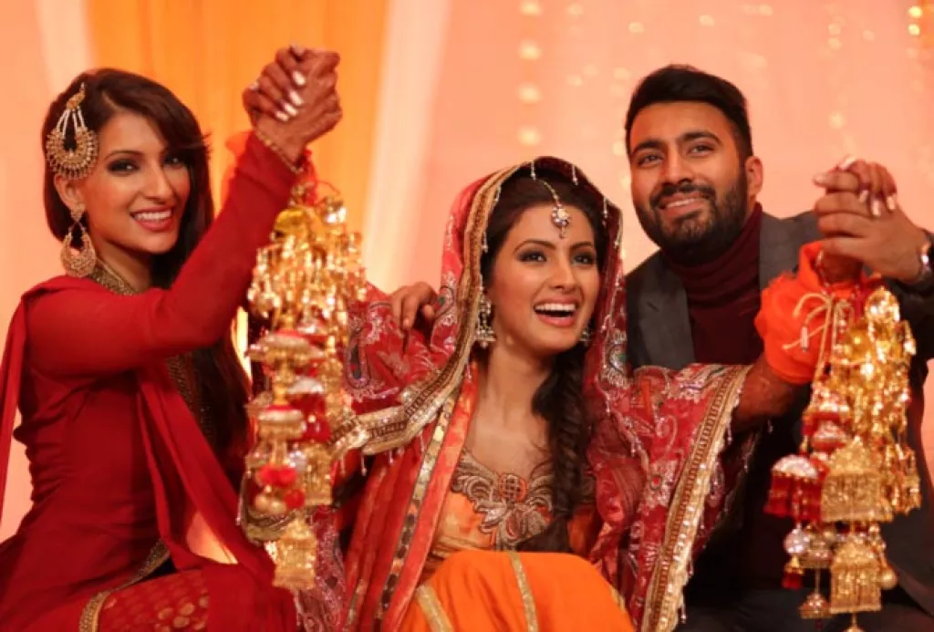 25 Bollywood Celebs' Stunning Wedding Pictures Shared By Their ...