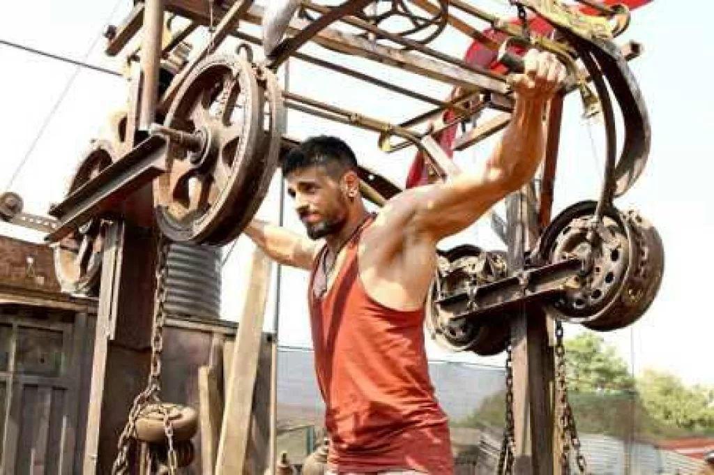 Fitness Secrets And Diet Routine Behind Ripped Hot Body Of Sidharth ...