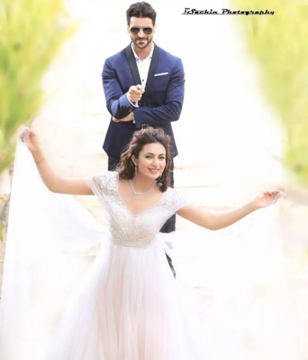 The First Picture Of Vivek Dahiya And Divyanka Tripathi's Pre-wedding ...