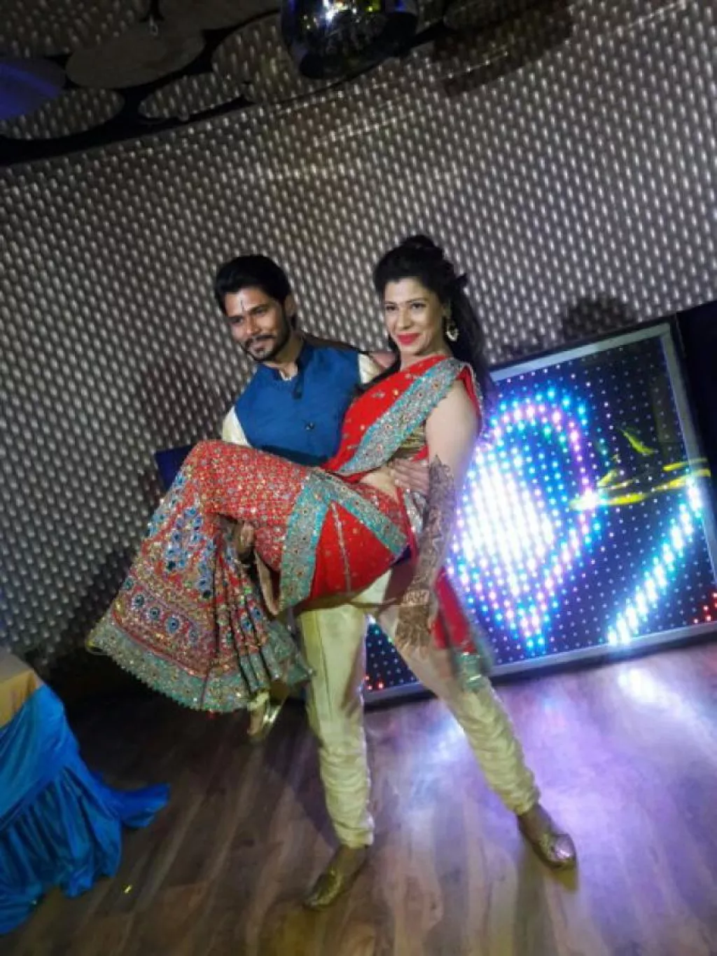 This Video Of Sambhavna Seth Joyfully Dancing At Her Mehendi Ceremony ...