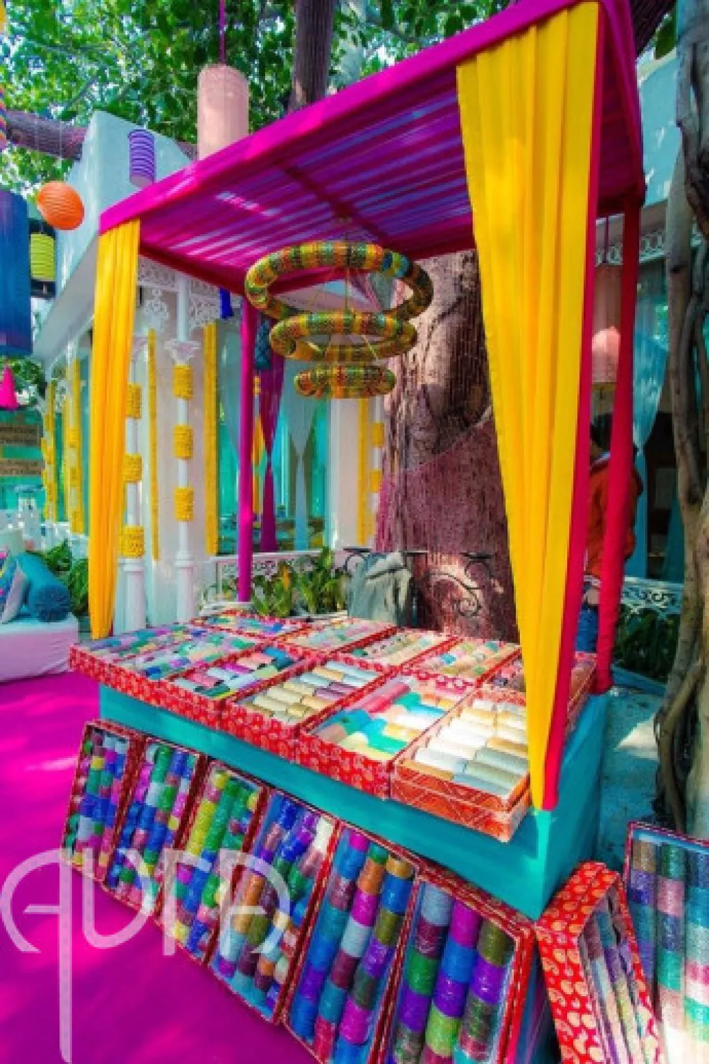 6 Innovative Ways To Use Bangles In Your Wedding Decor