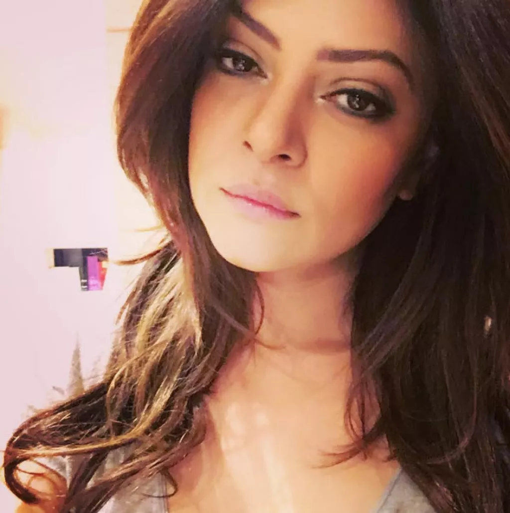 Stunning Bollywood Diva Sushmita Sen Shares Her Fitness And Beauty ...