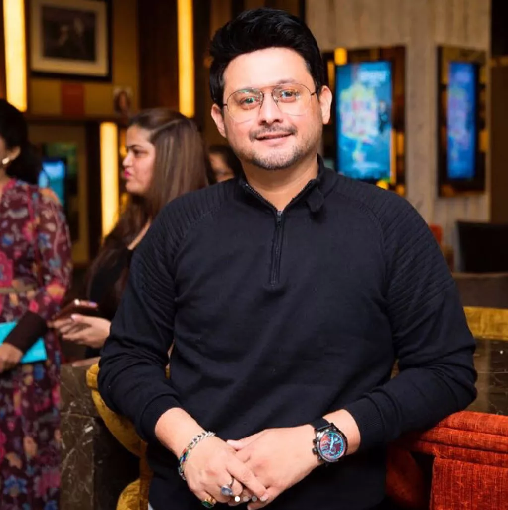 Famous Actor Swapnil Joshi Married Twice In Real Life And Both The ...