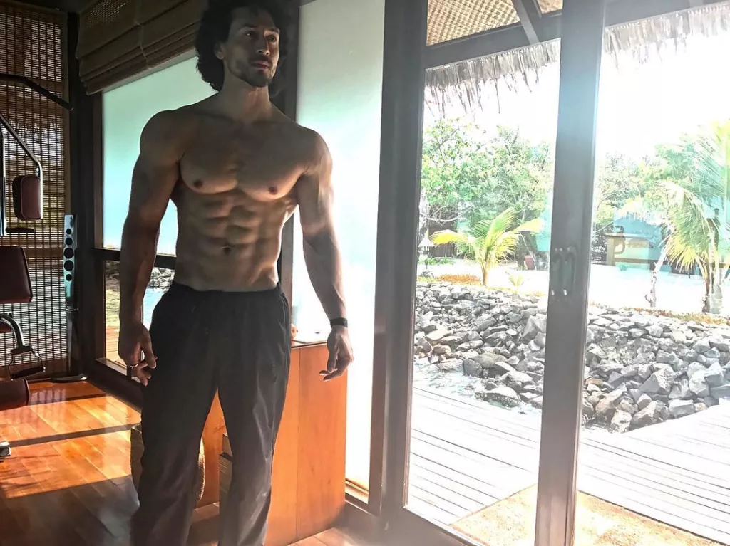 The Secrets Behind The Six Pack Abs And Flexible Body Of Tiger ...