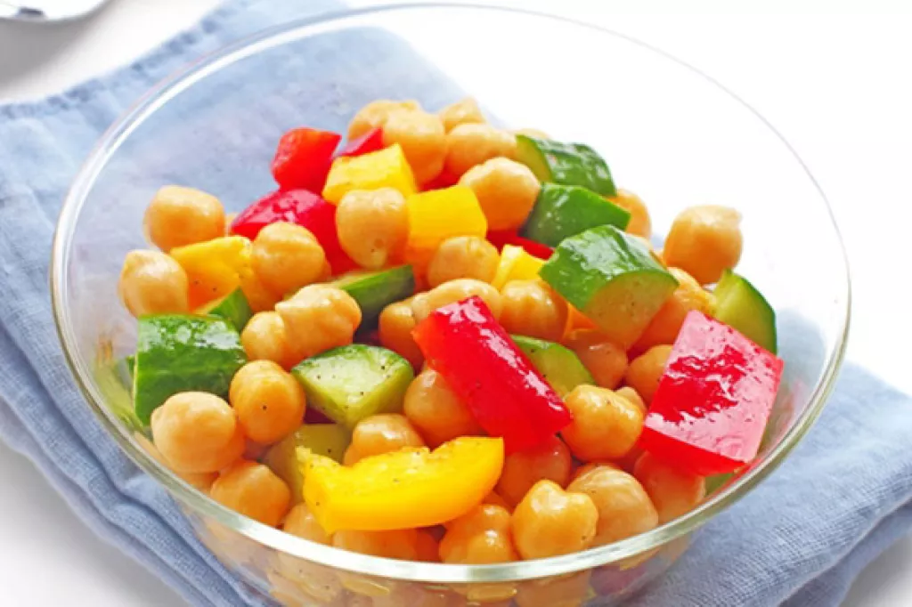 7 Super Foods That Are Effective In Treating Dandruff Naturally