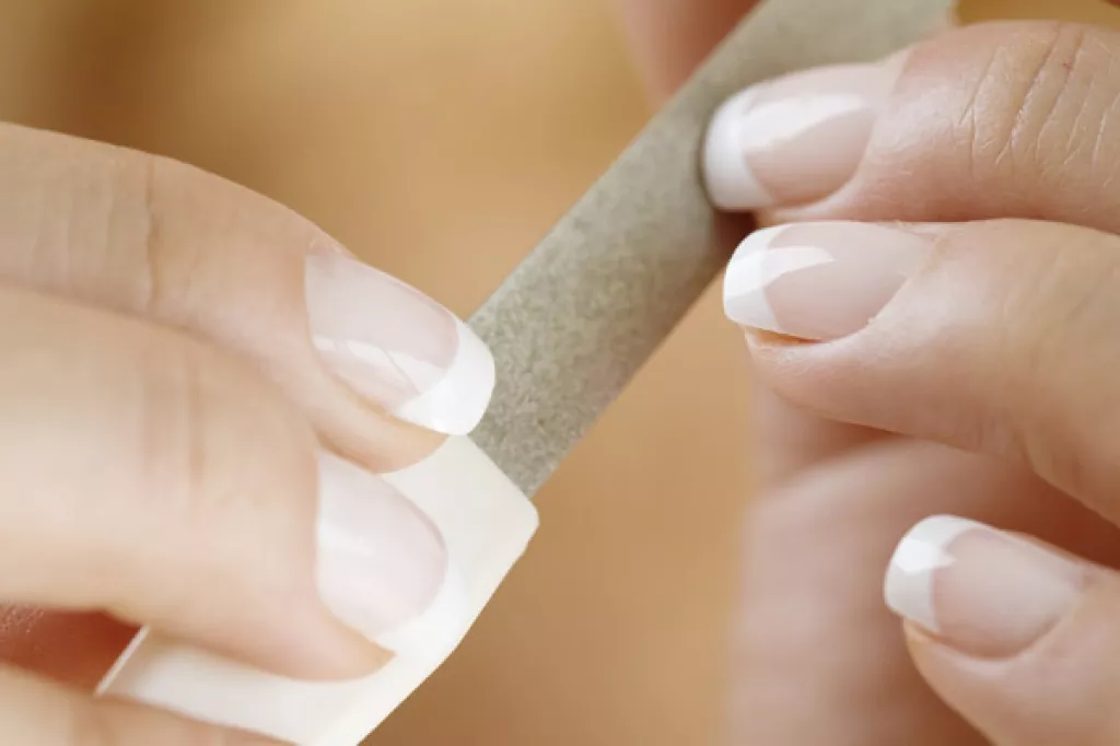 9 Simple Hacks To Apply Salon Like Nail Paint With Perfection