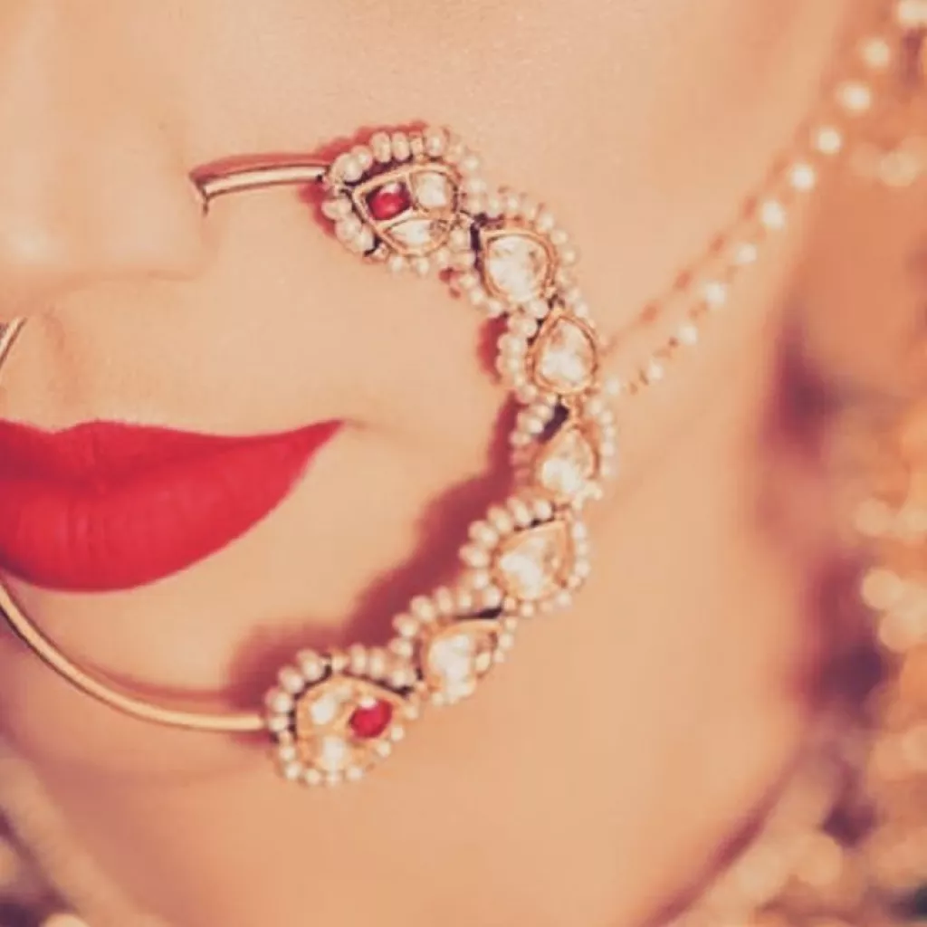 9 Best Nath Designs That All Brides-To-Be Can Don On Their Wedding Day