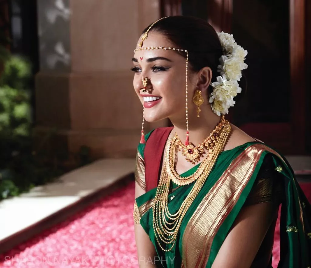 9 Best Nath Designs That All Brides-To-Be Can Don On Their Wedding Day