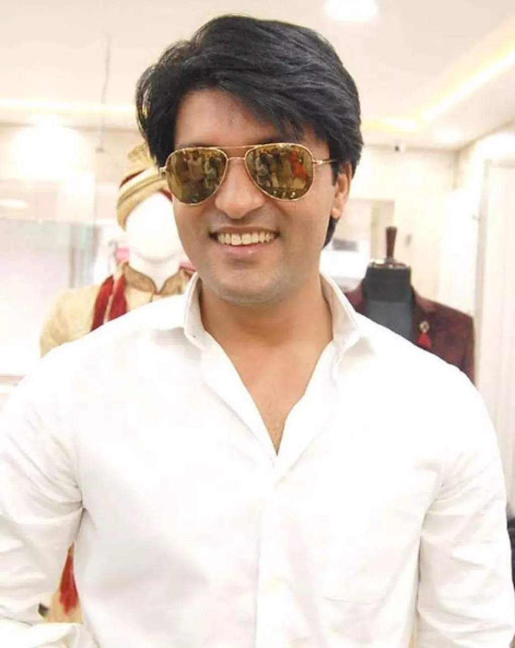 Anas Rashid Shares The First Picture Of His Wife-To-Be Heena