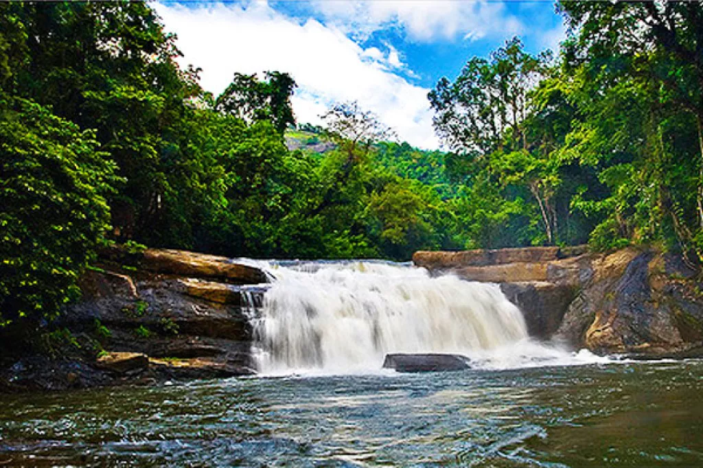6 Spectacular Waterfalls In India That You Must Visit At Least Once ...