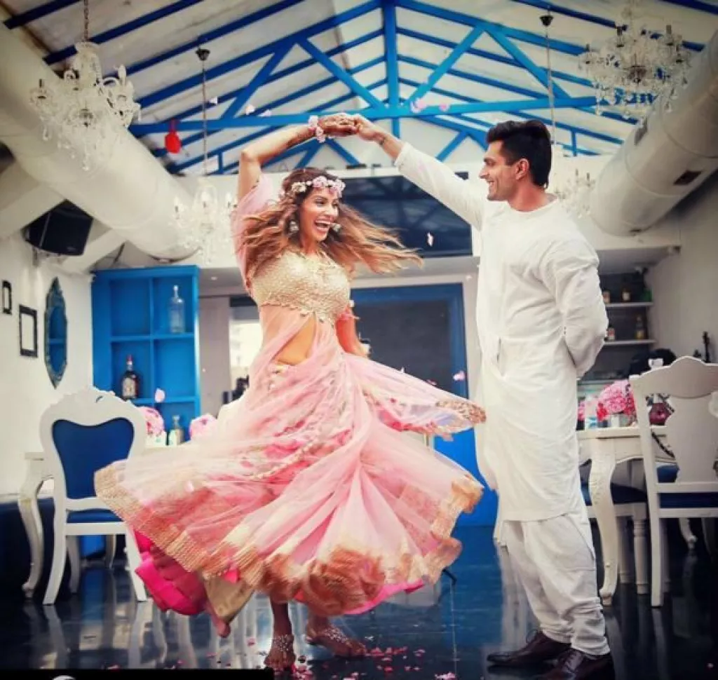 These 50 Stunning Pics Of Real Brides Twirling Their Wedding Lehengas ...