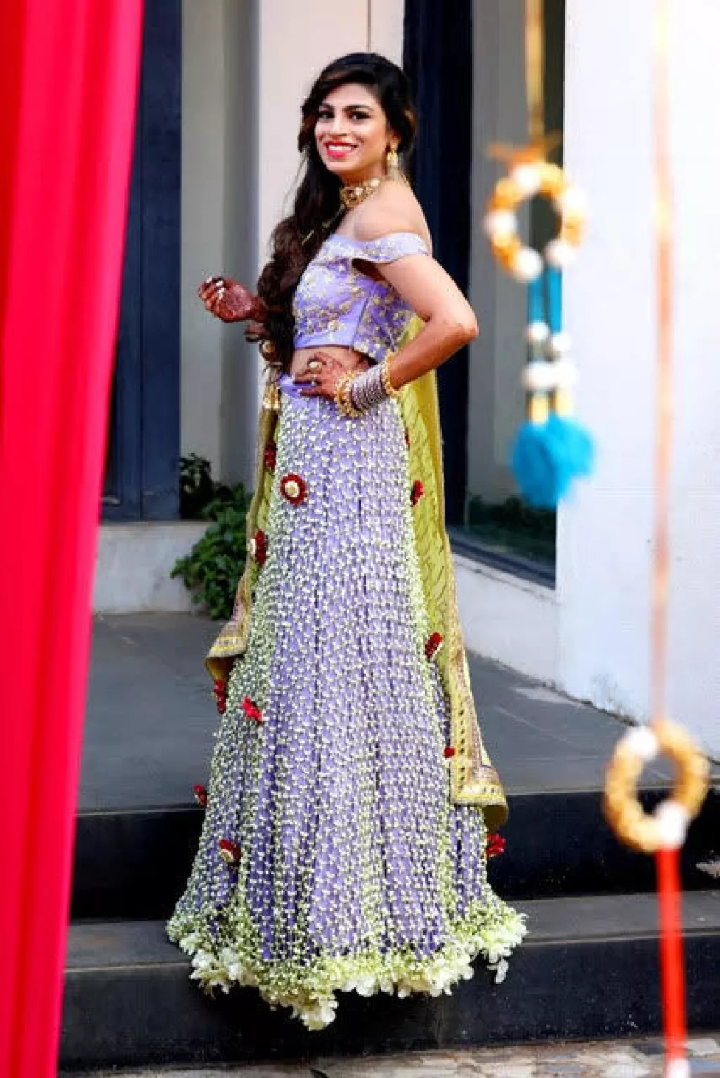 This Bride's Mehendi Lehenga Was Made Of Real Flowers And Wedding ...