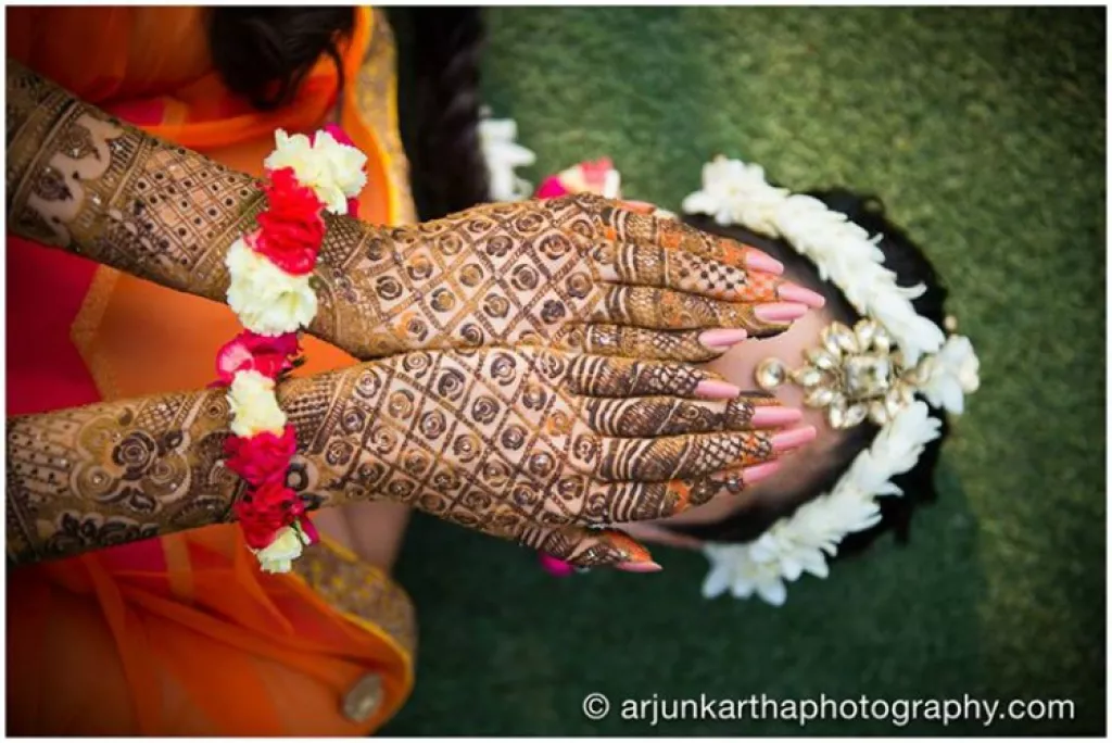 11 Arabic Mehendi Designs For A Magnificent Makeover That Every Bride ...