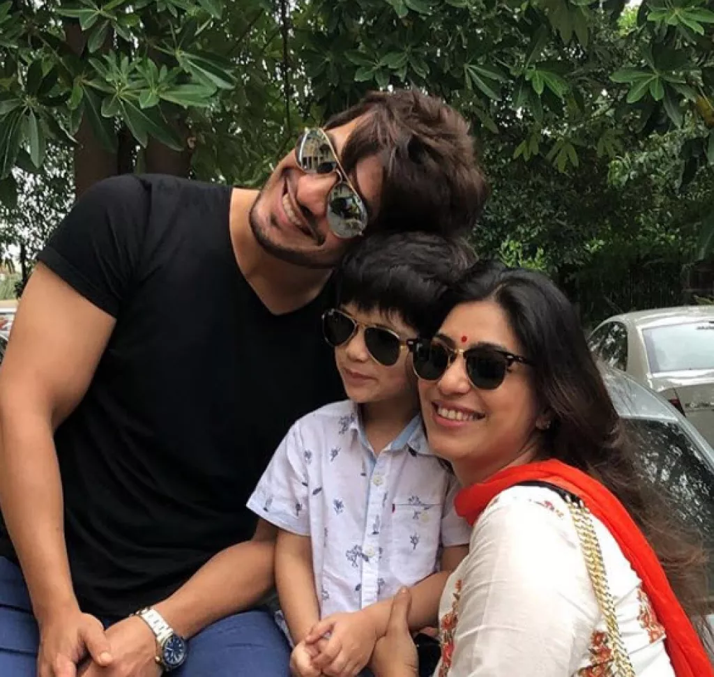 'Naagin' Fame Arjun Bijlani's Son Ayaan Celebrates His Daddyâ€™s ...