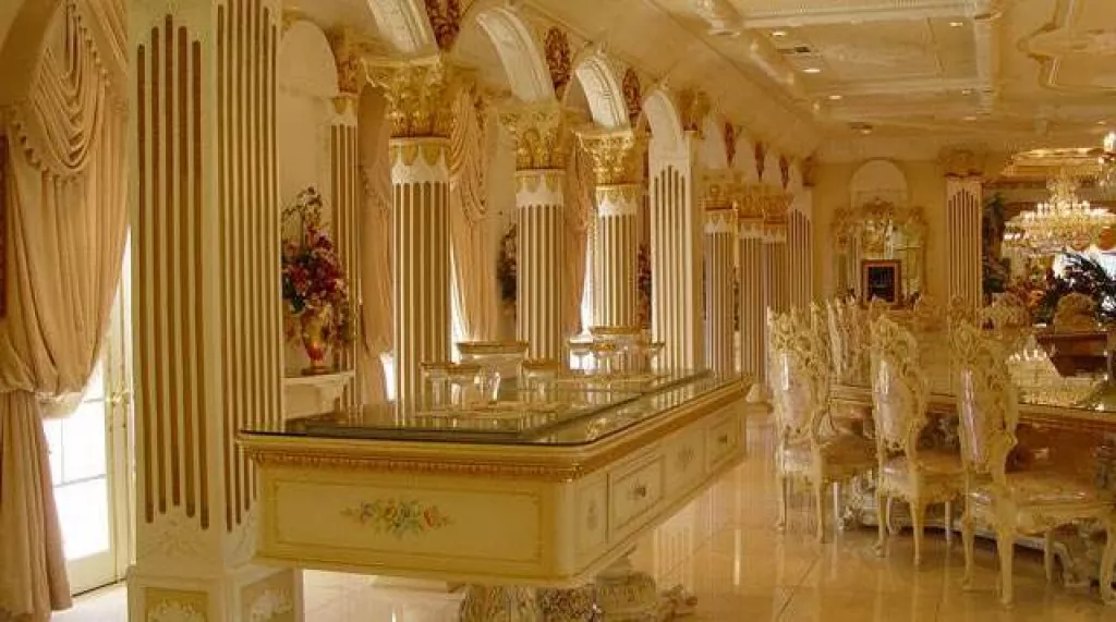 This Is How The Interiors Of Shah Rukh Khan And Gauri Khan's House ...