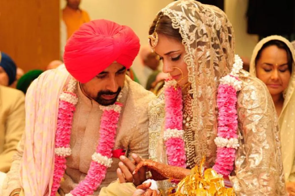 13 Famous Bollywood And Television Celeb Couples Who Had A Gurdwara Wedding