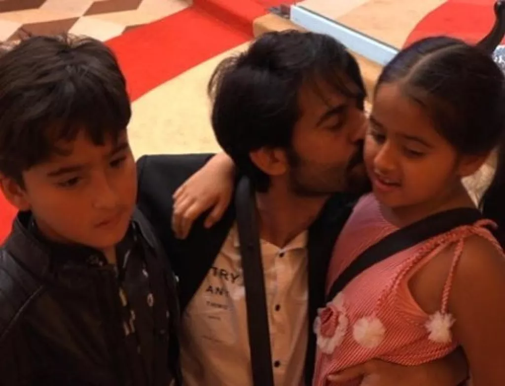 18 TV Actors Who Are Redefining Fatherhood And Are Coolest Dads On The ...