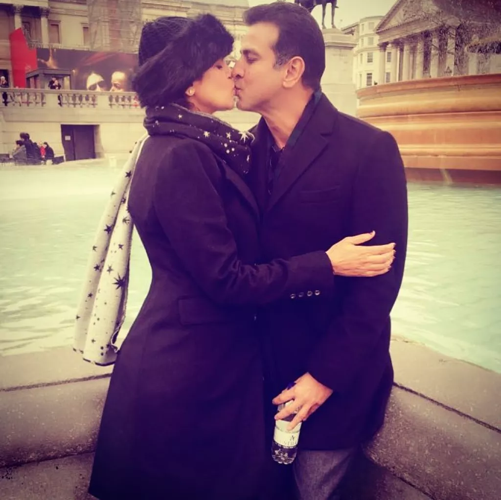 Married For 15 Yrs, Ronit Bose Roy Shares A Passionate Lip Lock With ...