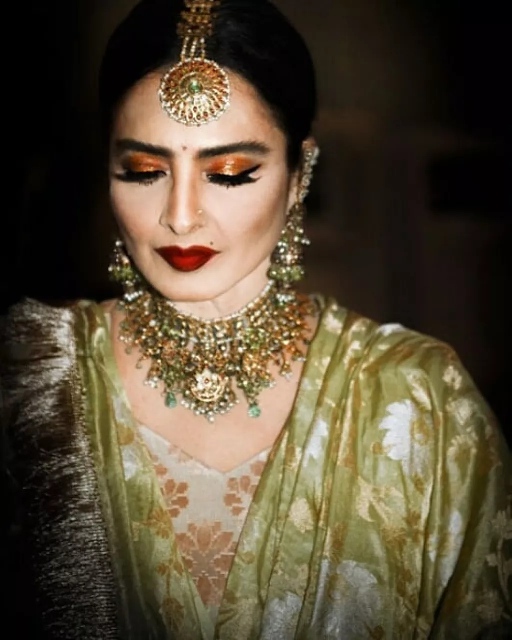 The Glorious Transformation Of Rekha From A Full-Figured Teenage ...