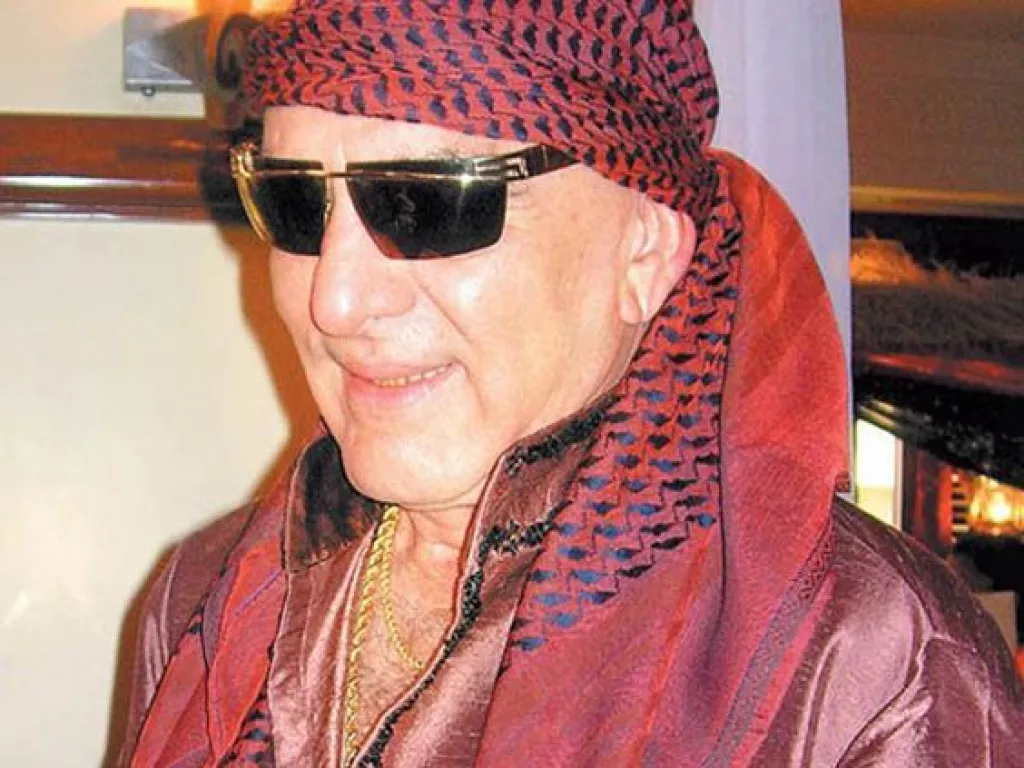 Feroz Khan Married A Single Mother, Left Her And Children For An Air ...