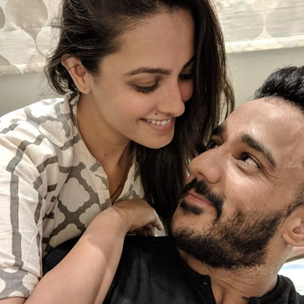 Rohit Reddy Sings Dhadak's 'Pehli Baar' For Anita Hassanandani, They ...
