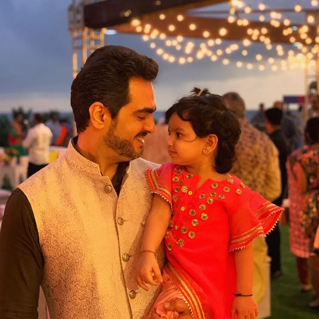 Esha Deol Posts A Love-Filled Picture Of Little Angel, Radhya Takhtani ...