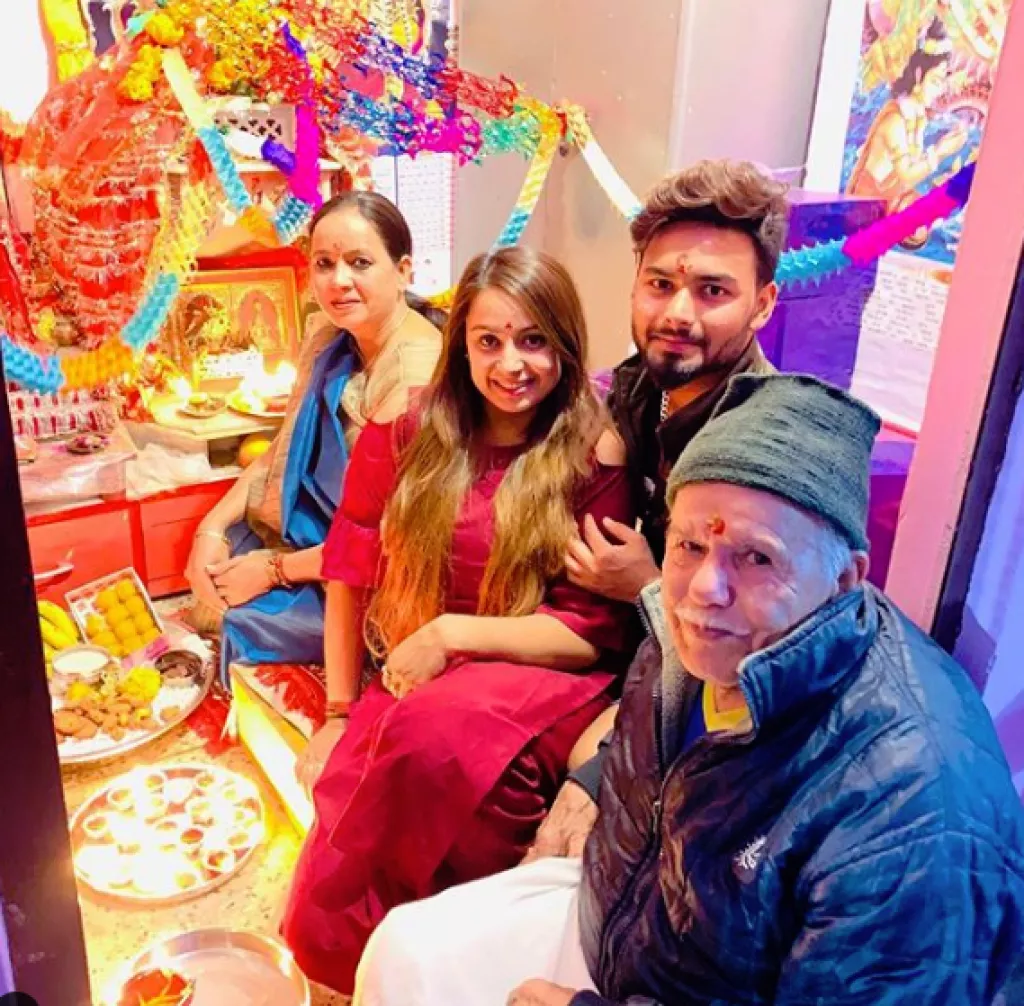 Rishabh Pant Introduces His Girlfriend Isha Negi To The World With A ...