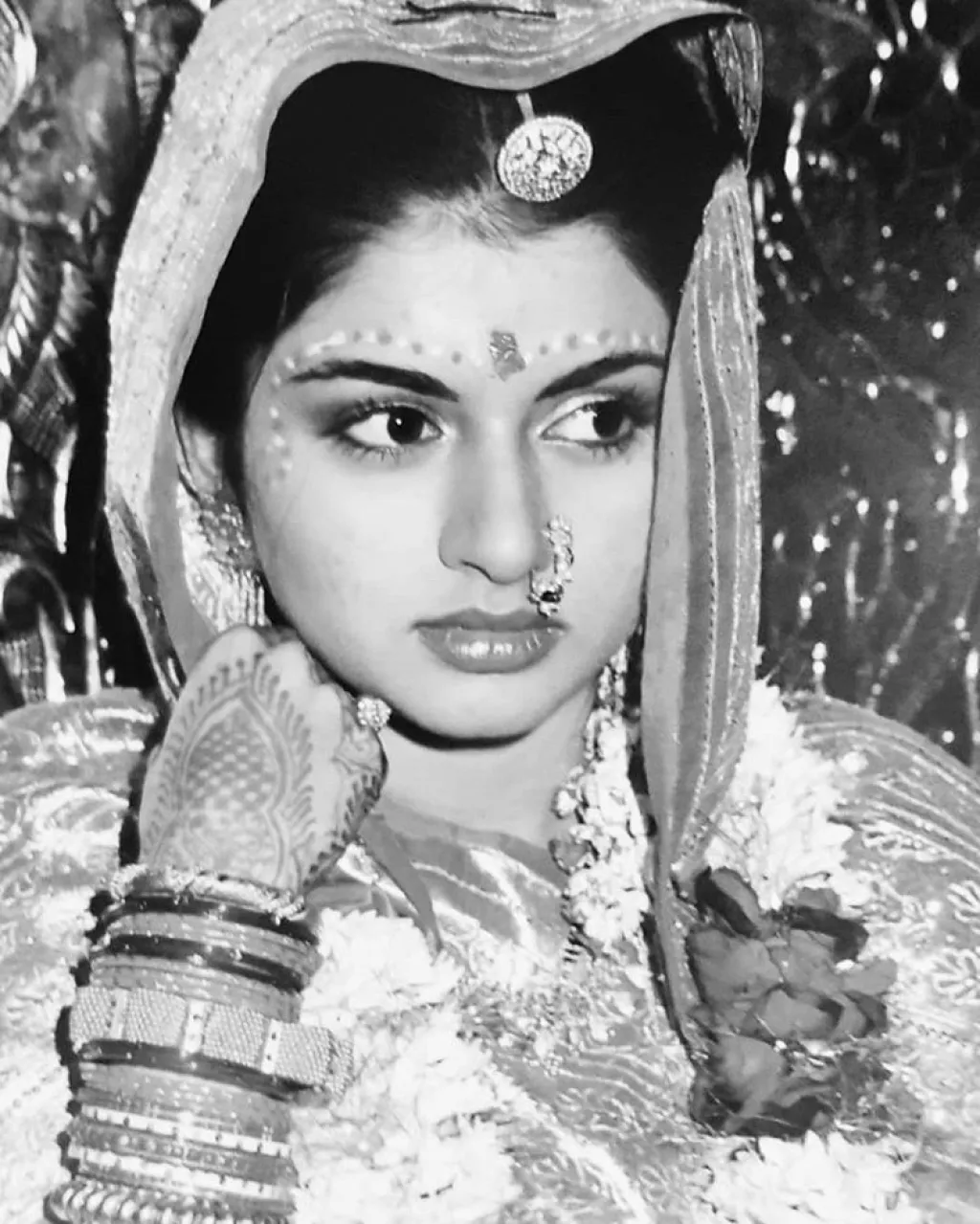 Bhagyashree Shares A Romantic Dancing Picture With Her Hubby, Himalay ...