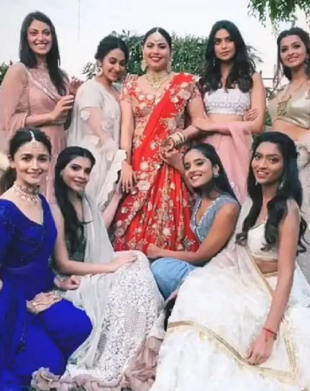 Alia Bhatt Gets All Teary-Eyed During Bestie, Devika's Vidaai, Looks ...