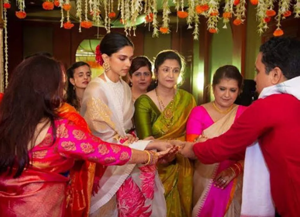 Deepika Padukone And Amrita Rao Are Now Related And Their Relationship ...