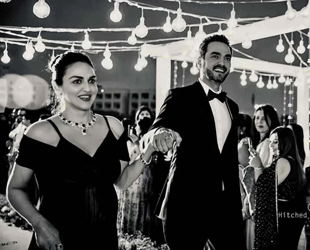 Esha Deol And Bharat Takhtani Celebrate 7th Anniversary, Radhya And ...