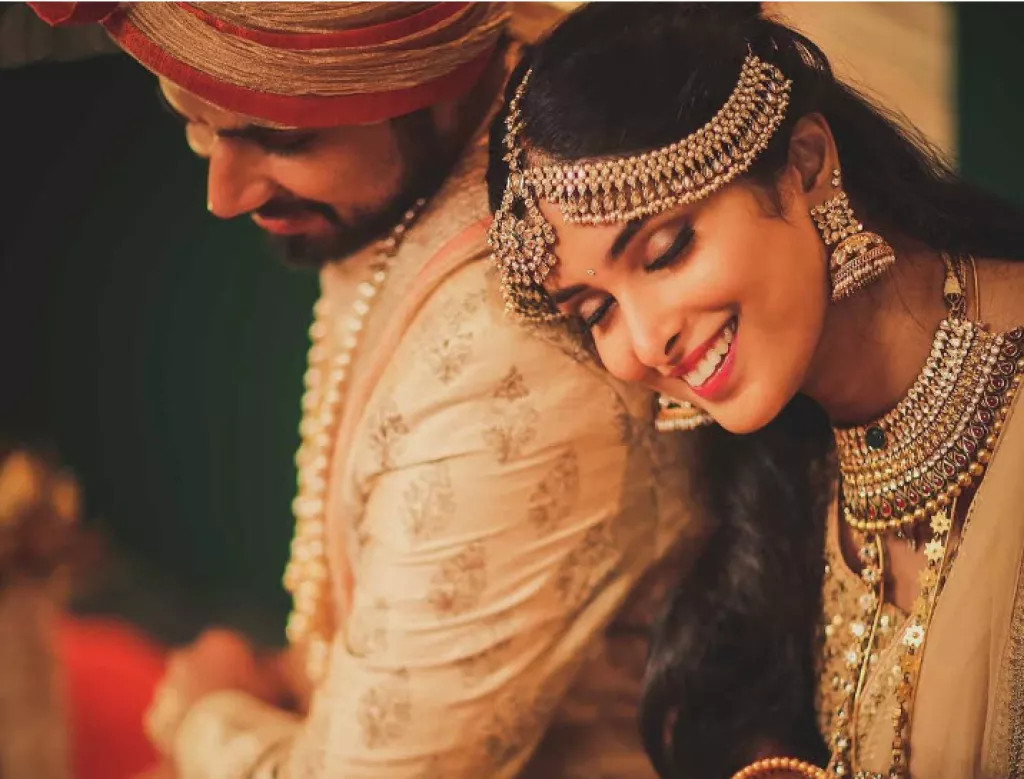 Breathtaking Matha Patti Designs Spotted On Real Brides Which Are ...