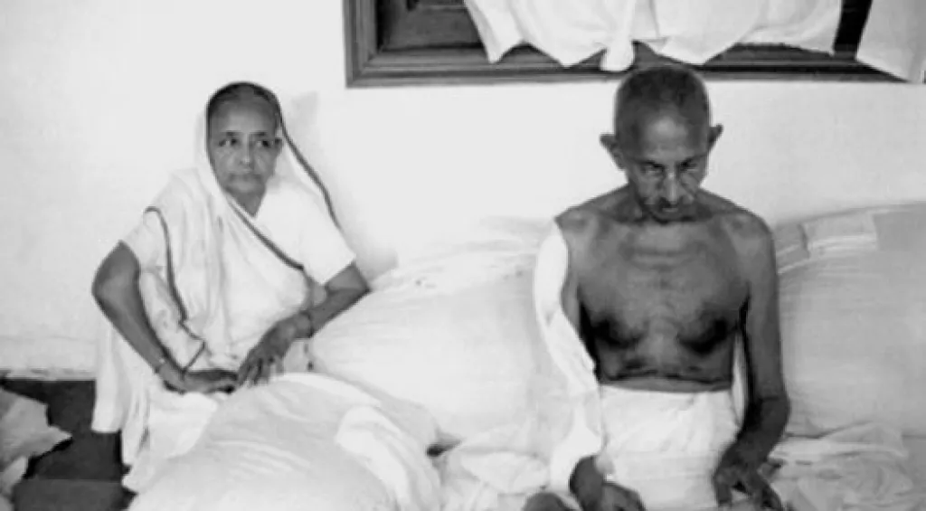 Mahatma Gandhi As A Father: Reason Why Bapu's Son Converted To Islam ...