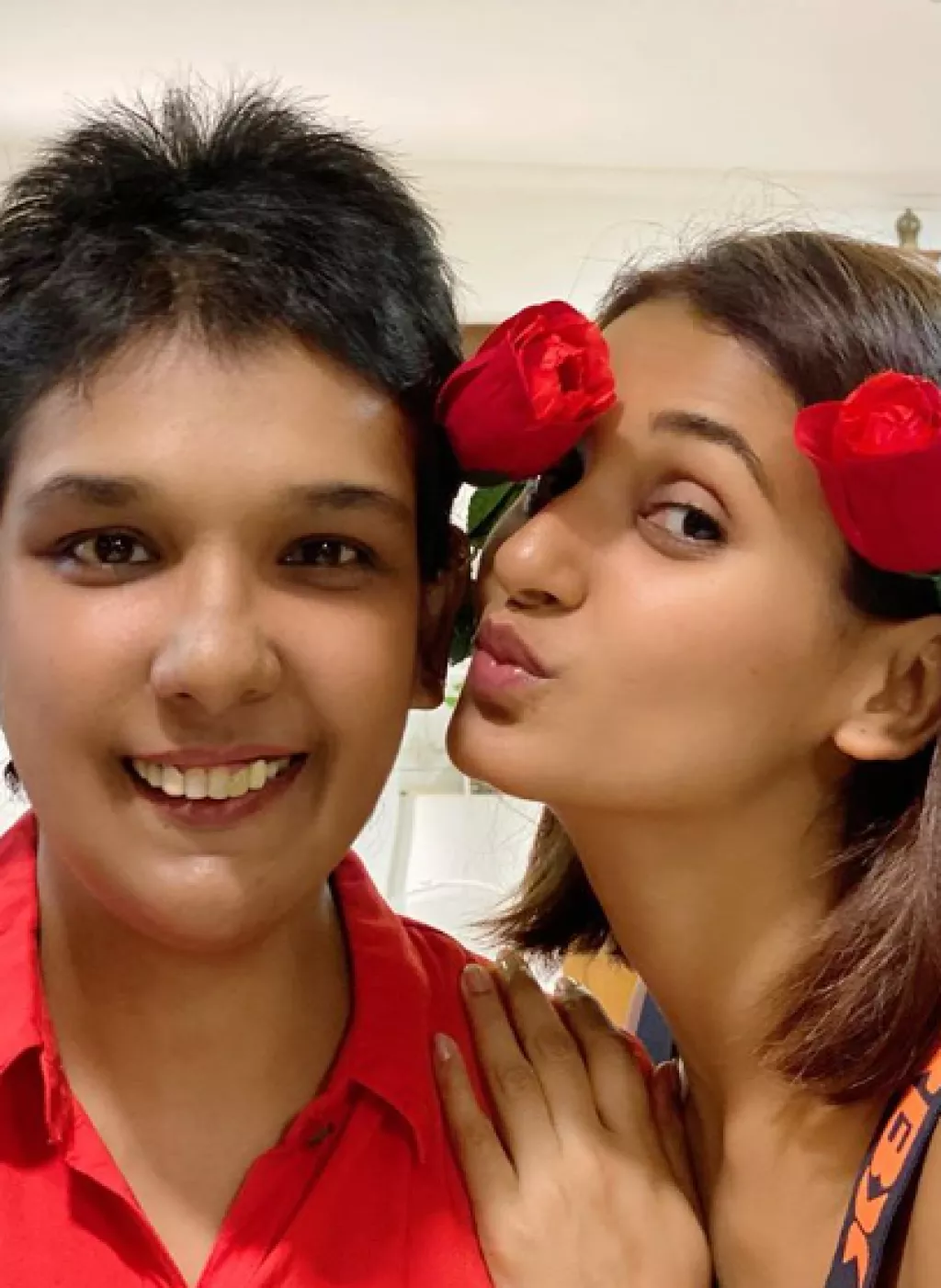 Neeti Mohan And Mukti Mohan Pen Adorable Birthday Wishes For Sisters ...