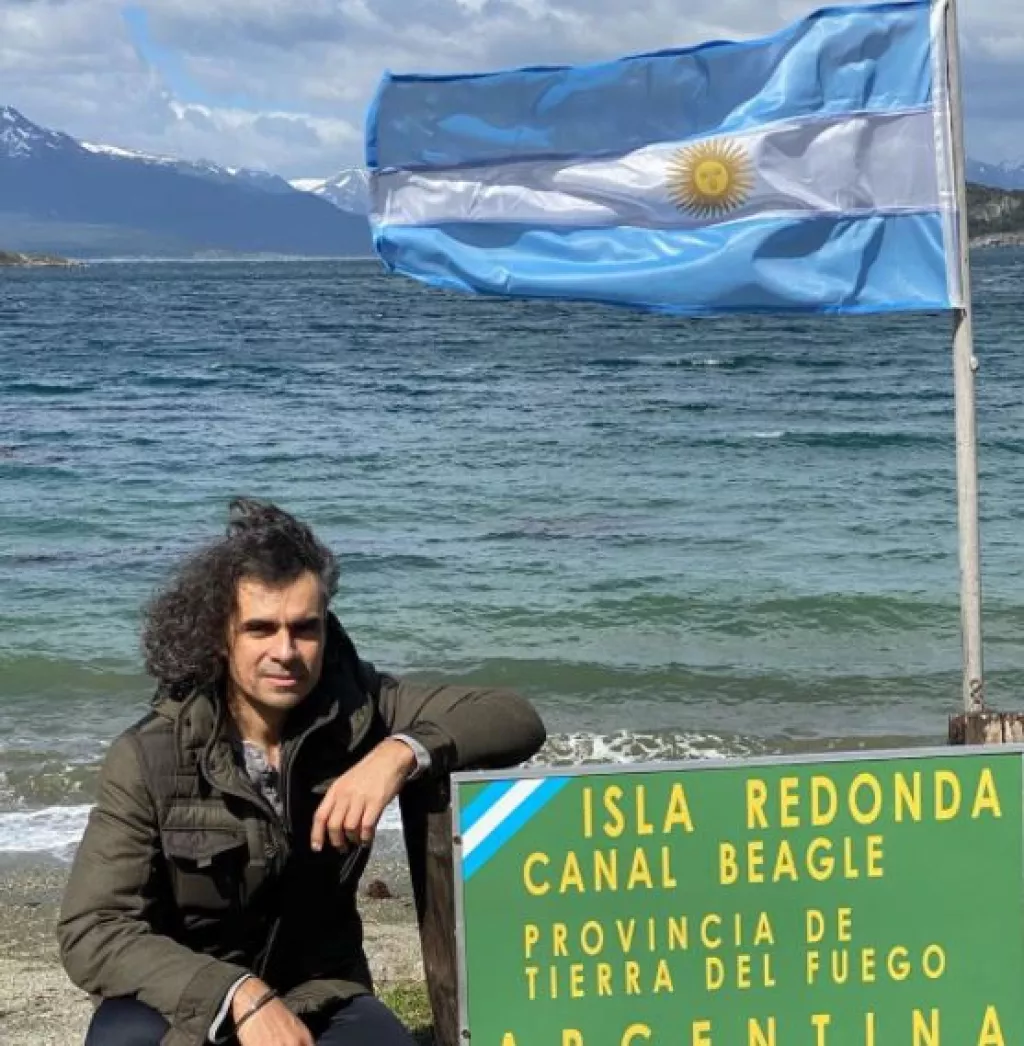 Imtiaz Ali Shares Photos With His Daughter, Ida Ali And Snow Castles ...