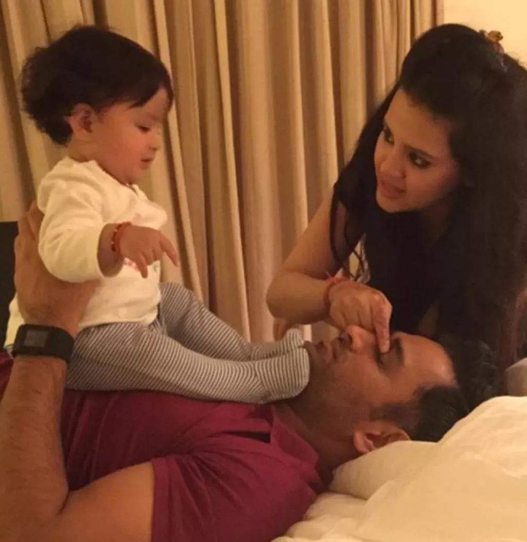 Sakshi Dhoni Celebrates 32nd Birthday With Daughter, Ziva Dhoni, The ...