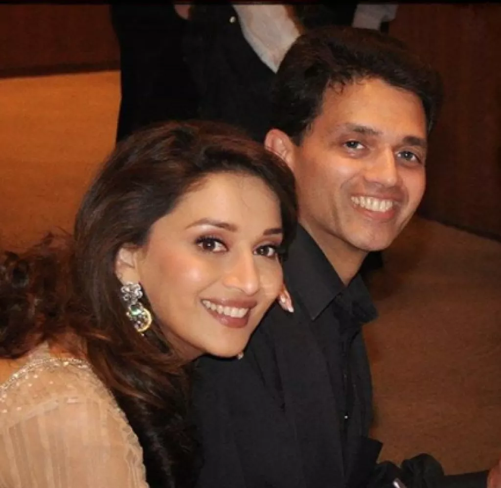 Madhuri Dixit Misses Her Brother Ajit Dixit On Bhai Dooj, Shares An ...