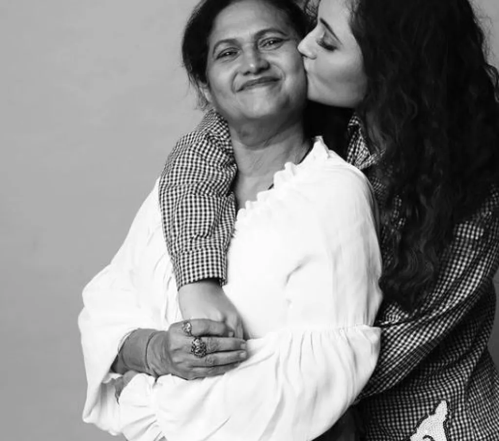 Rashami Desai's Stunning Photoshoot With Her Mother, Rasila Desai Is ...