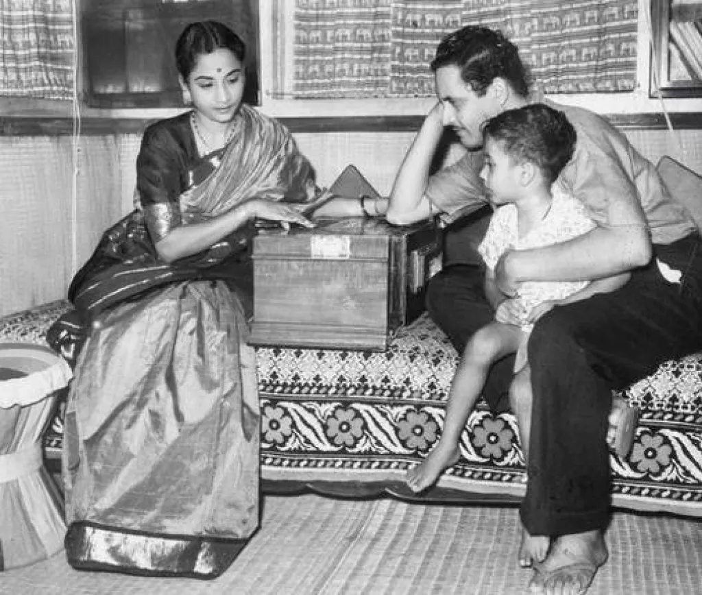 On Geeta Dutt's 90th Birth Anniversary, Her Rare Photo With Husband ...