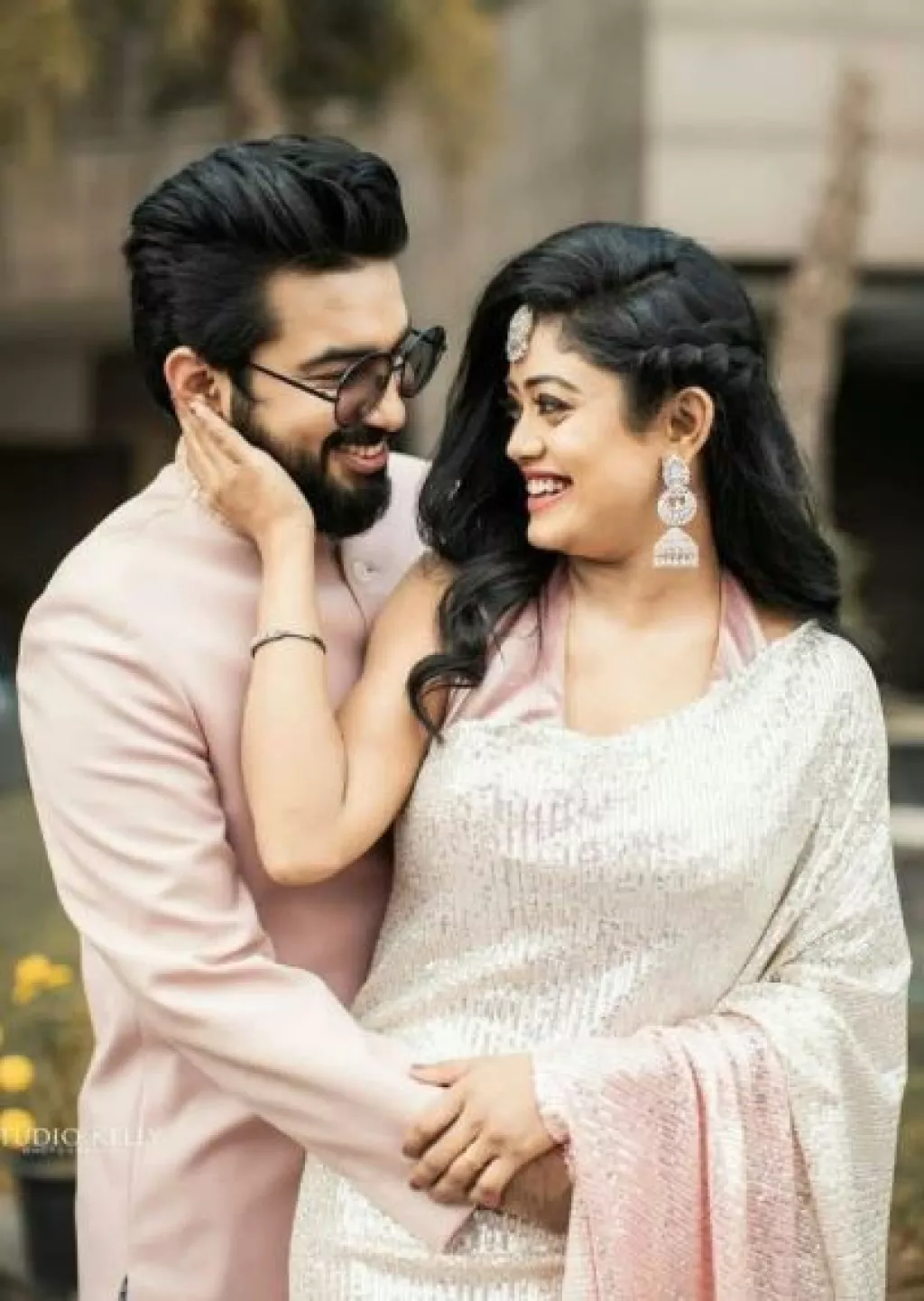 'Bekhayali' Singer-Duo, Sachet Tandon And Parampara Thakur Are Engaged ...