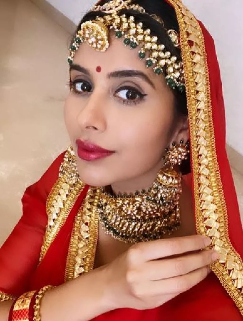 Charu Asopa Accepts Her Hubby, Rajeev's Bengali Culture, Dresses As A ...